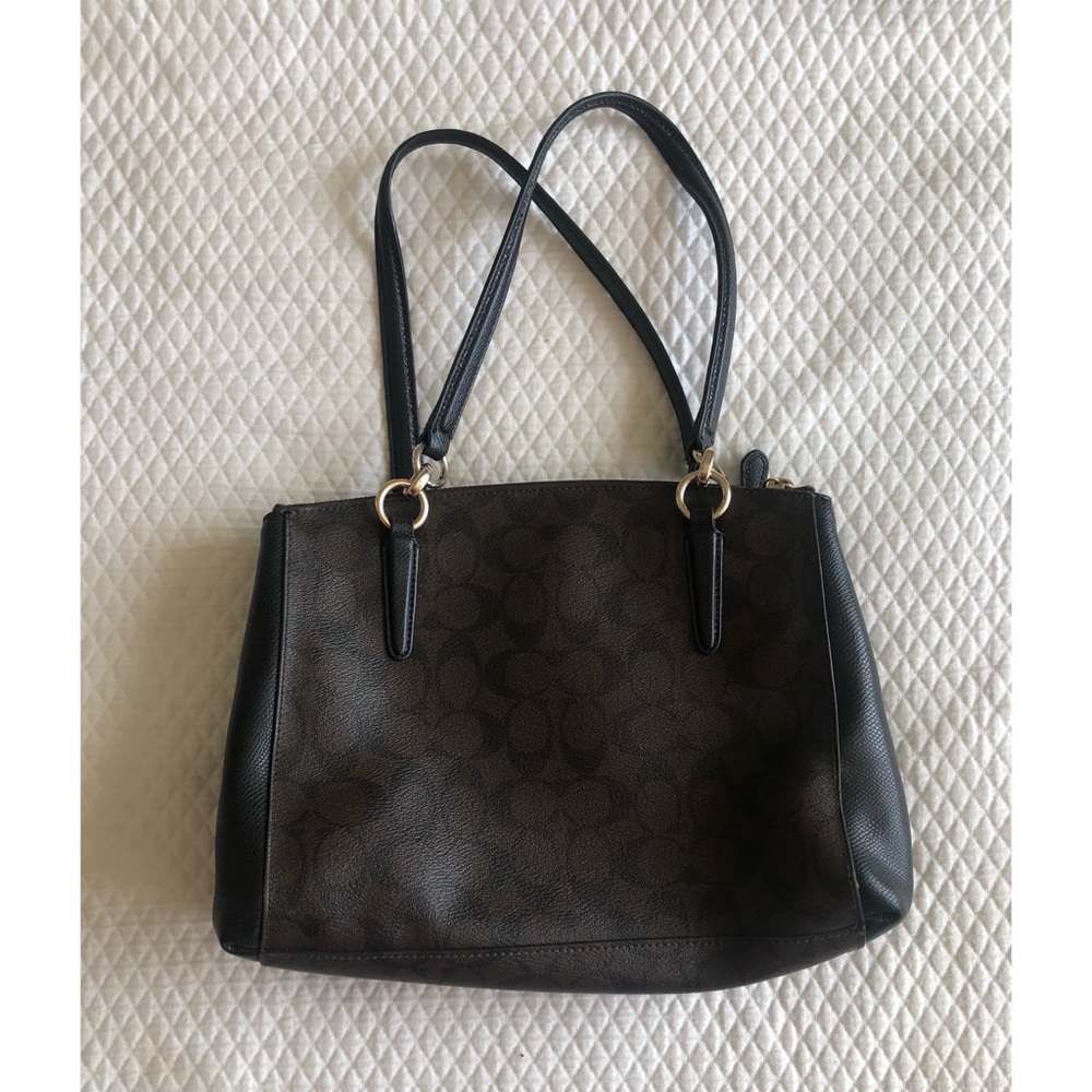 Coach - Christie Carryall In Signature Canvas - Gem